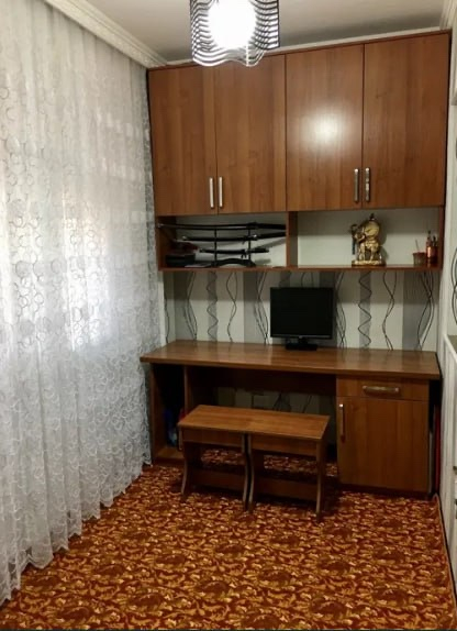 Продаётся 3в4/1/4 на Саламатина не торец с обстановкой