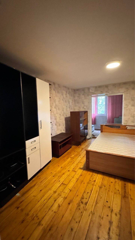Продажа Максим Горький 2/5/5 . 65м2 . Балкон 2х3