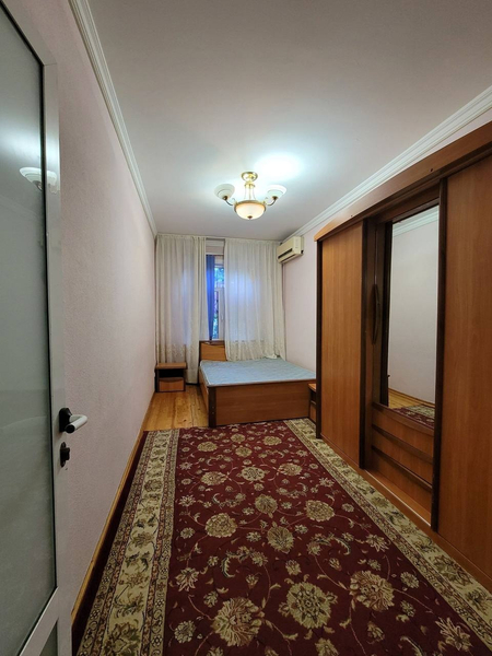 Продаётся квартира на Юнусабаде 8 кв 2/1/4