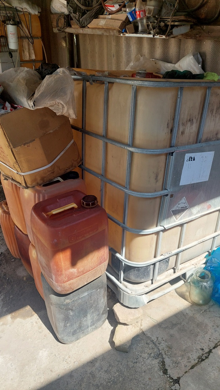 Продам еврокубы и канистры из под топлива