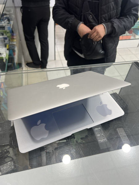 Macbook Air Intel Core i5 SSD 128 ОЗУ 4 xolati ideal