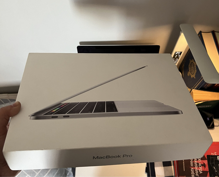 Macbook Pro 2018 8/512GB каробка документ идеальное состояние
