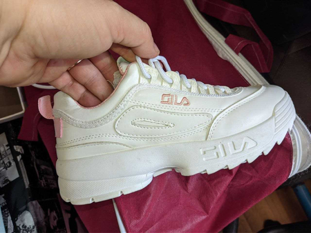 Женские кроссовки FILA, есть доставка