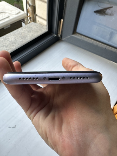 Iphone 11 holati zor usta kormagan karobkasi bor