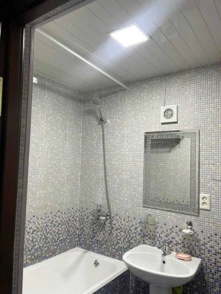 2в3/3/5 Продаётся на Новомосковская не торец