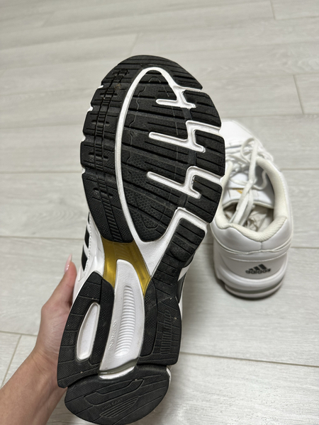 Кроссовки Adidas