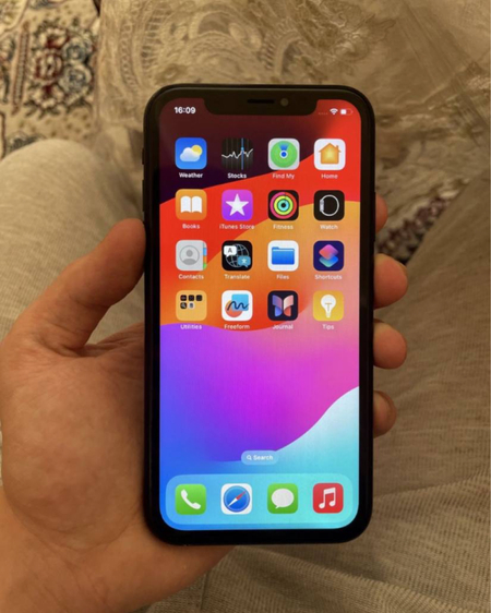 Iphone xr ideal holatda