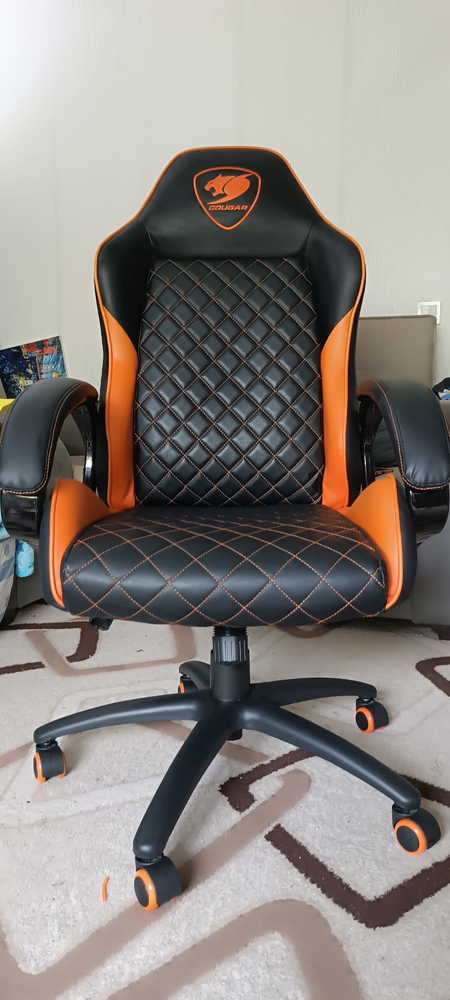 Продаю игровое кресло