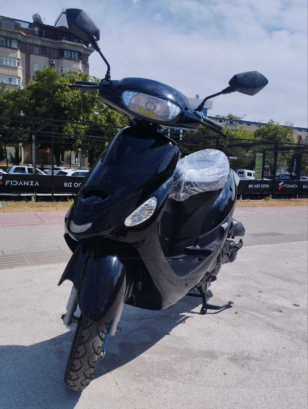 Продам скутер Lifan 80 кубов
