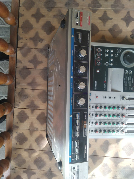 gitara kombi usilitel sotiladi