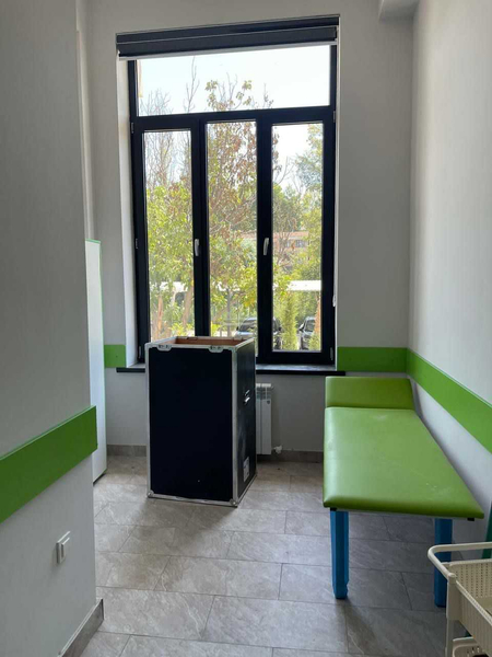 Клиника/салон/бутик/магазин 170м2 (85м2+85м2) с ремонтом, первая линия