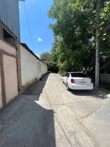 Дом на 4,6 соток в городе Лахути