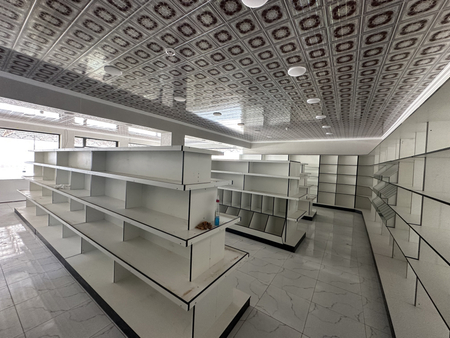 22 мкр, 300 м/кв, магазин-жай менен сатылады