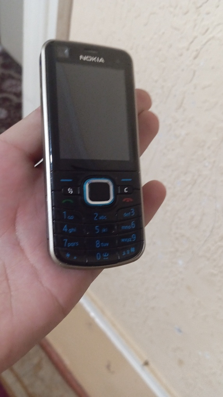 Nokia e71 va boshqalar narxi xar xil