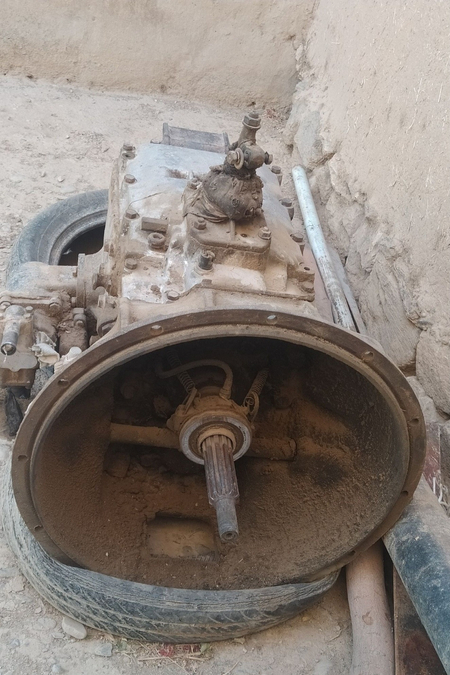 Kamaz Ural karobka Mazga tushadi