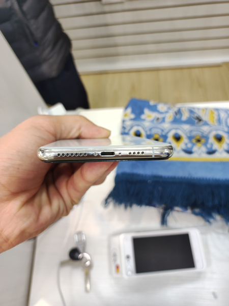 iPhone xs max 256GB batareya 79%