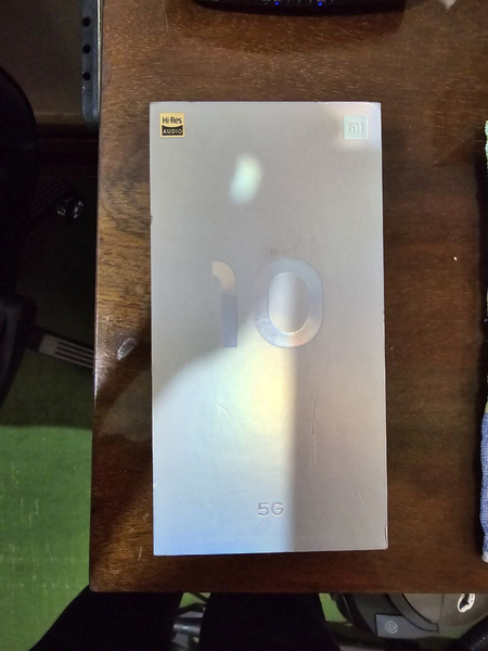 Xiaomi Mi 10 5G плюс наушники Redmi Buds