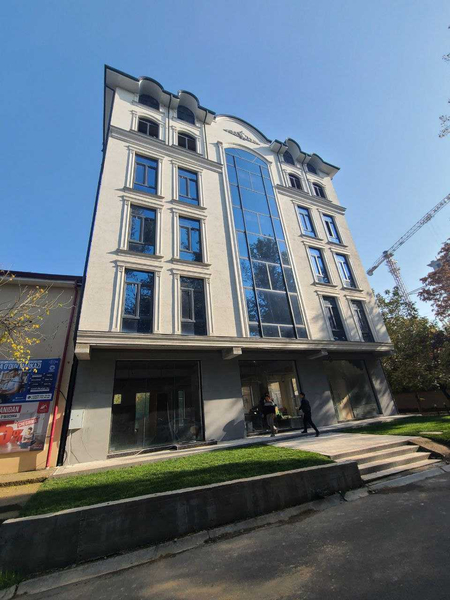 (Добрый) перекресток Шастри, 2 000 м², 7 этажей