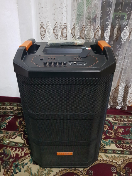 ads 1500wat 2 pishalki  1 bass   blutus  usb aux fleshka micrafon 2