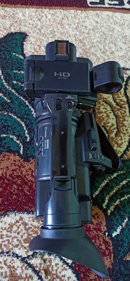 2шт Sony ax2000 на  восстановление