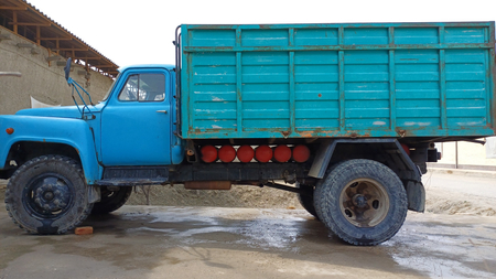 Gaz 53 samasval sotiladi
