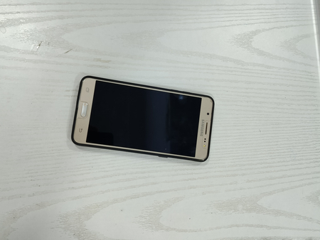 Samsung J 5 sotiladi