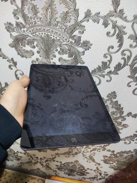 Ipad 7 ekran ketgan