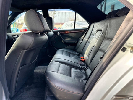 Mercedes-Benz C240