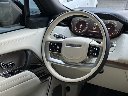 Range Rover Vogoe P400 First Edition