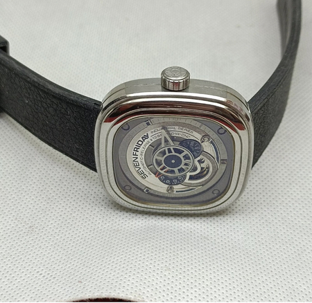 Продаются часы Sevenfriday