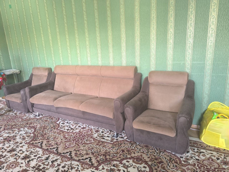 Продам диван с креслами