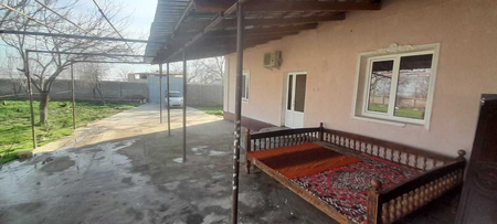 Uy (Hovli) sotiladi