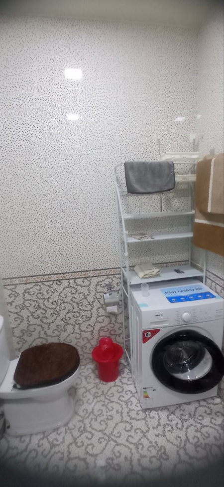 Чирчик шахрини центри Навоида арендага квартира берилади 3 хонали.