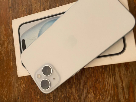 Iphone 15 blue color