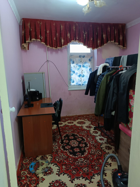 Shahar markazidan dom. Srochno sotiladi