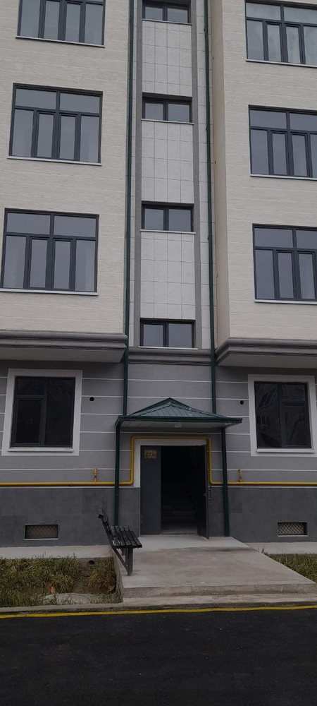 Uy sotiladi. Yangi domlardan 2023 dekabr oyida topshirilgan