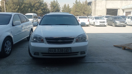 Lacetti 1.8 срочно сотилади