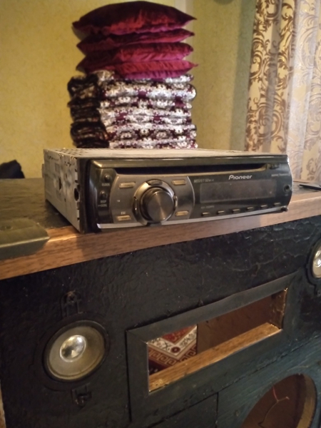 ,PIONEER,рабочий 450тис.. ,KIA,тоже рабочий 150тис...