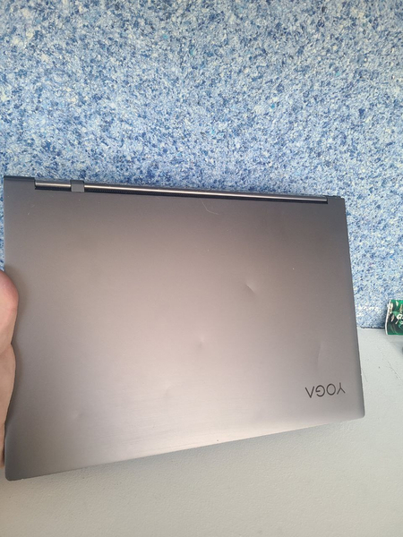 Lenovo Yoga x360 core i7-8650U/16GM RAM/256GB SSD