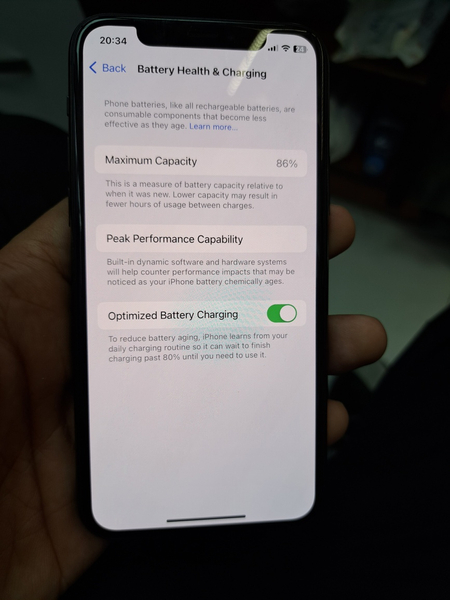 Iphone 11 pro 256gb batare 86% ishlashi yaxshi fes truton ishlaydi