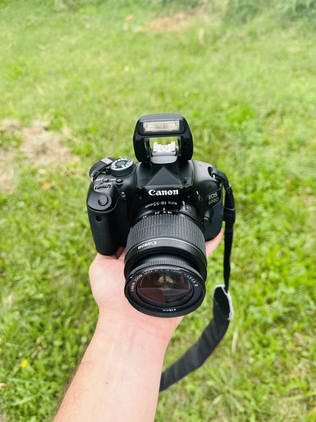 Canon EOS 600D, 18-55mm Kit лучший выбор для работы и семьи