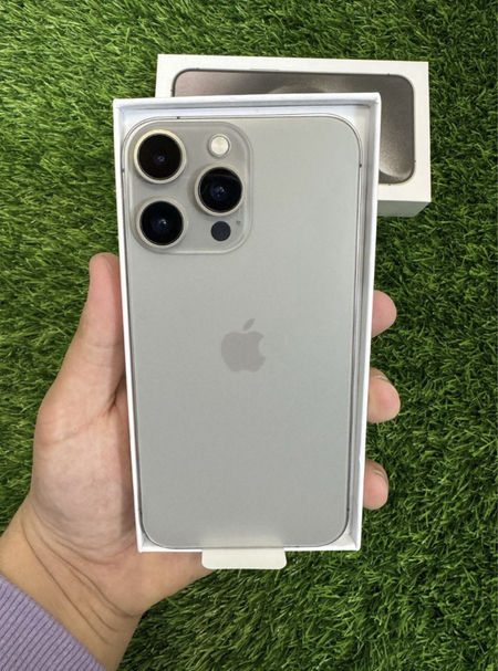 15 Pro Max (Dubai)