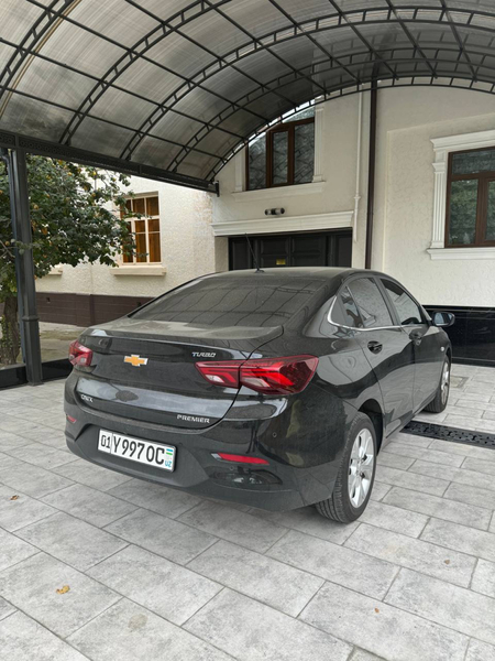 Chevrolet Onix Premier sotiladi