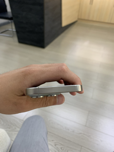 15 pro 256 natural titanium