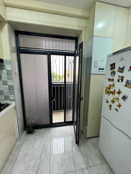Продаю квартиру 5 этаж 3 ком 70м2 своя срочно, адрес Махтумкули 99 дом