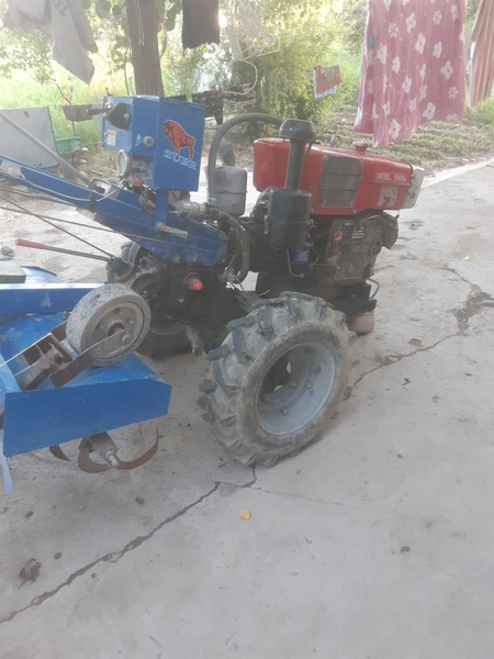 Zubr traktor sotiladi.holati yaxshi hamma  narsasi ishlaydi  aloqaga c