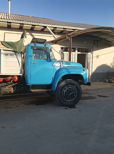Zil 130 sotiladi 1990 yil