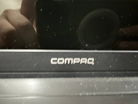 Срочно продаётся ноутбук Compaq!!!