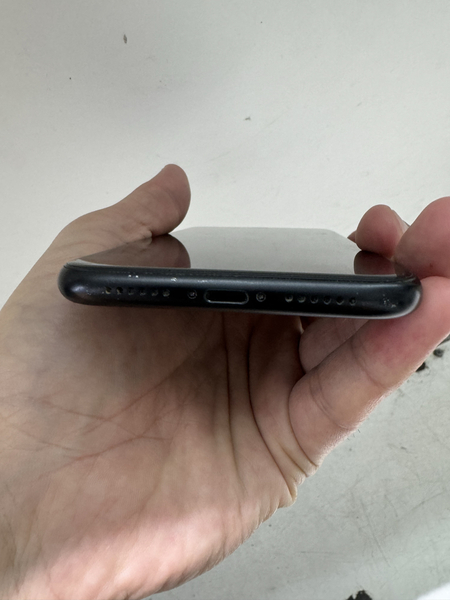 iPhone xr 64 holati zor turbasim