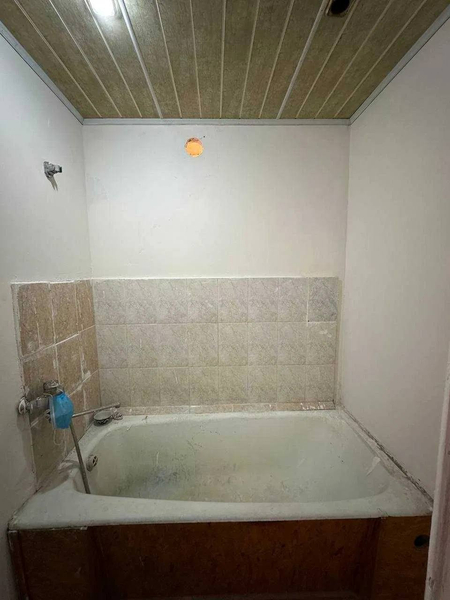 Срочно! Массив  Куйлюк-5. 2-х комн кВ. 58м². 4-й этаж.